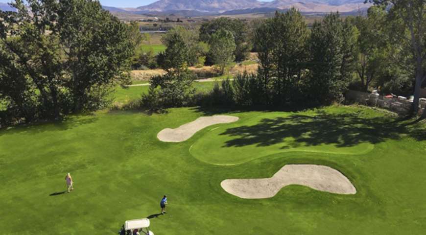 Carson Valley, Gardnerville, Nevada - Golf course information and reviews.